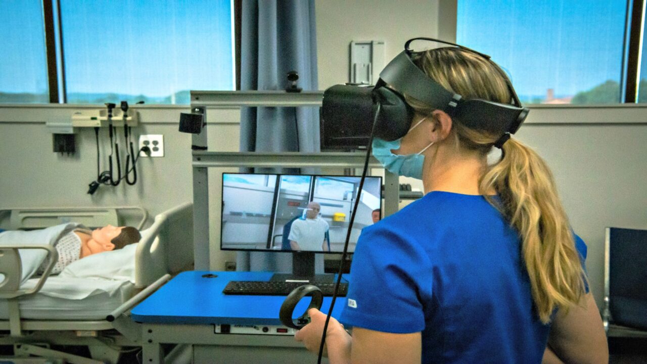 VR Nursing Training Outperforms Clinical Practice – CXOTECH
